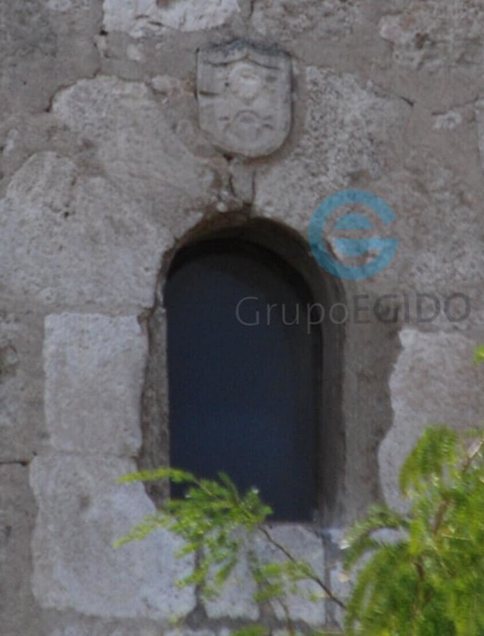 Los escudos de la torre de Pinto 2, por Mario Coronas - epinto